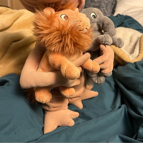 Universal | Toys | Nwt Rare Et Plushie With Elephant And Lion | Poshmark